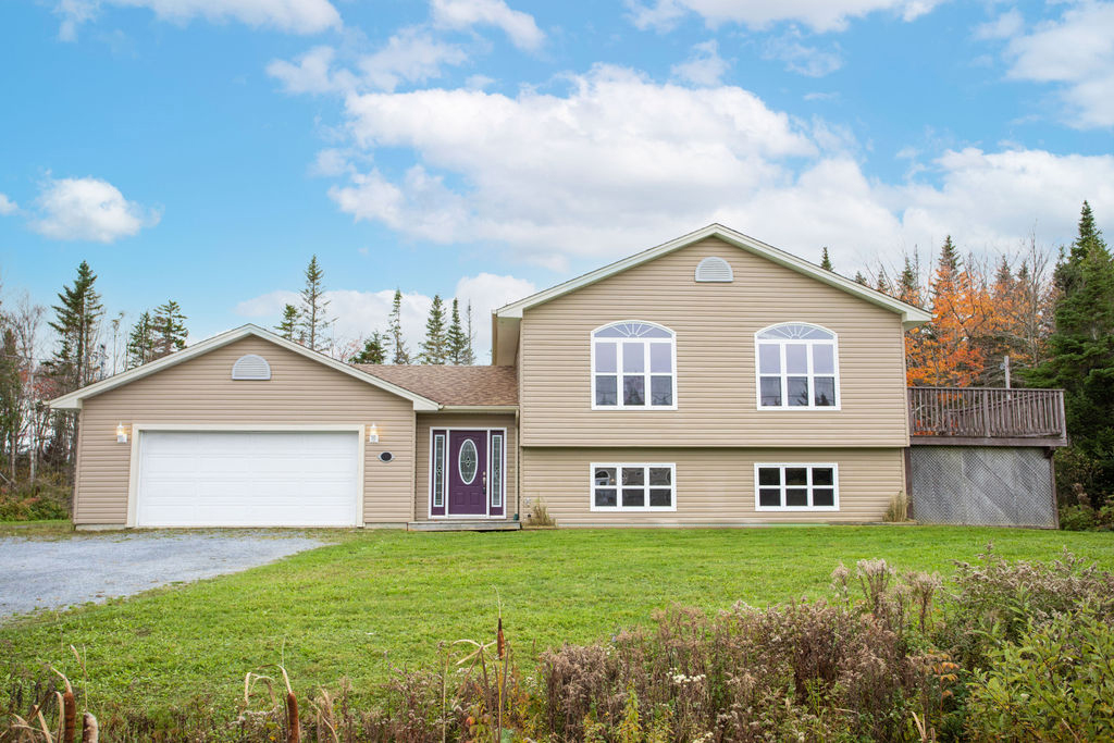 Sparkling Side Split With High Ceilings Everywhere - Rothesay Real Estate